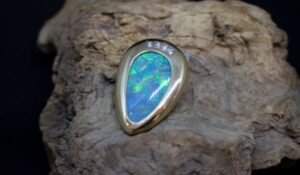 💎 Ópalo Negro (Piedra): Significado, Propiedades y Usos